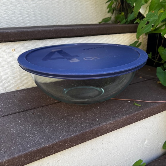 Pyrex | Kitchen | Pyrex Large 4 Qt 38l Glass Mixing Storage Bowl Blue ...